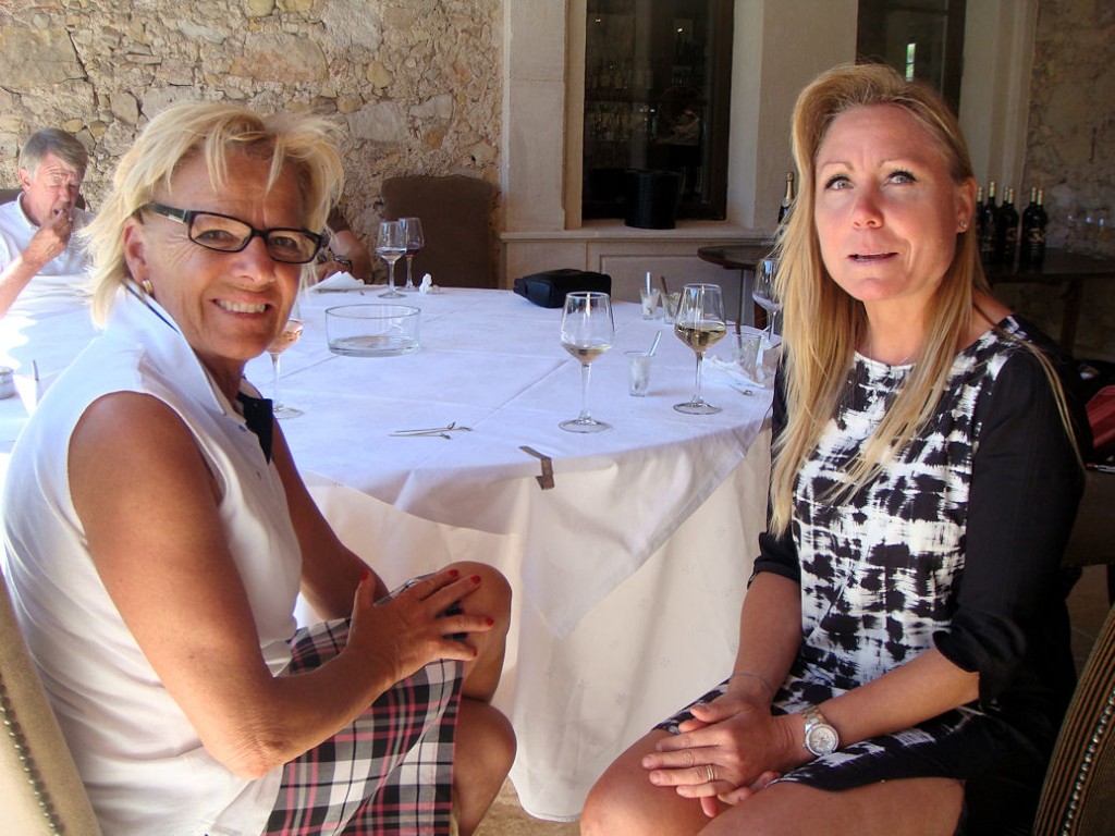 Lena med Nana från GAN – Golf Club Suédois